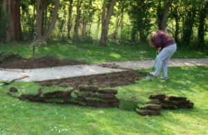 How to Lay Turf – A step by step guide to turfing your backyard : AGT