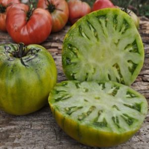 30 Tastiest Heirloom Tomatoes to Grow in Australia