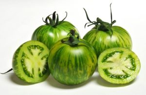 30 Tastiest Heirloom Tomatoes to Grow in Australia